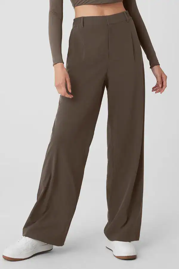 Alo Yoga High-Waist Pursuit Trouser In Brown, Size - Olive Tree